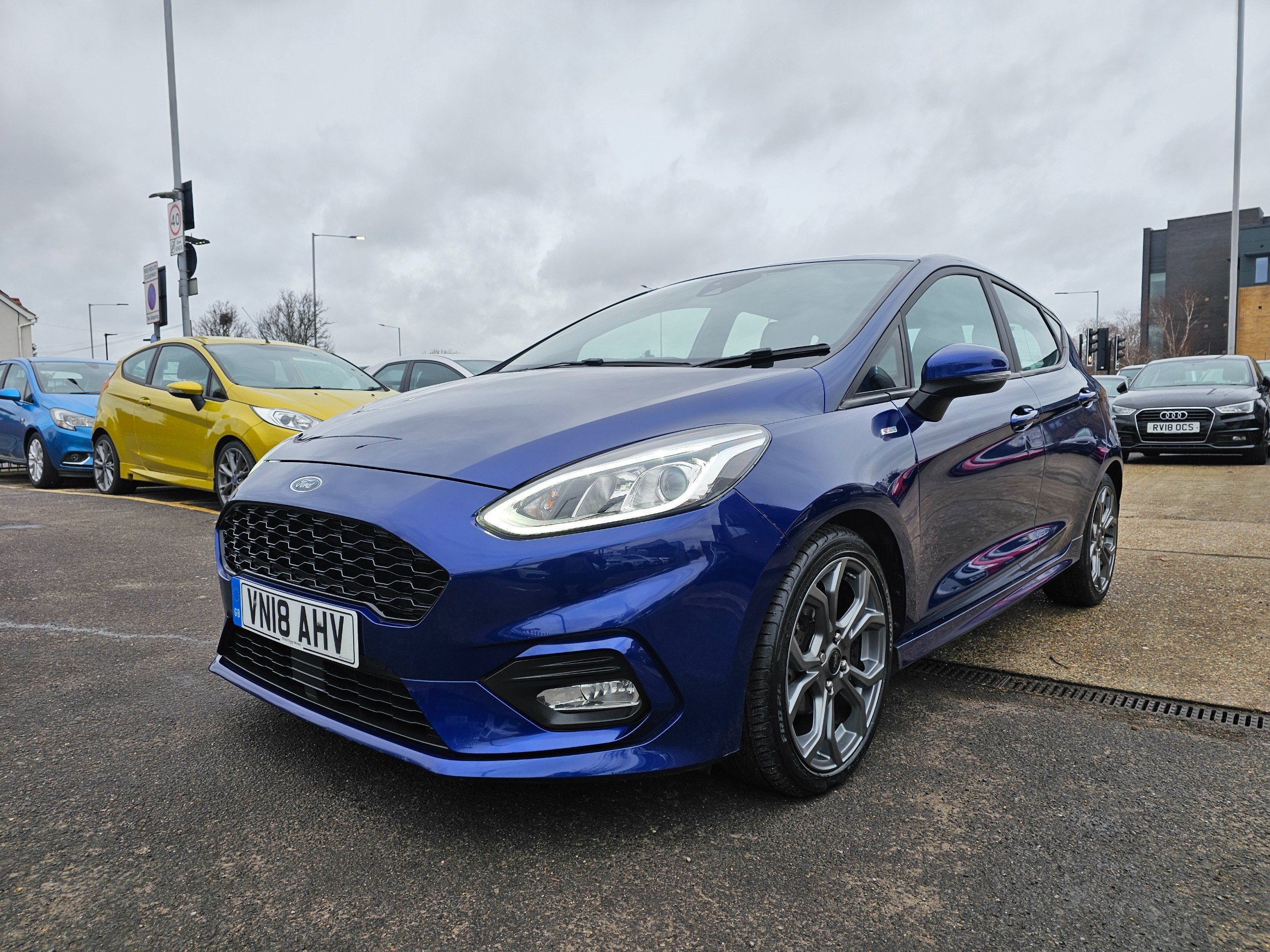 Used 2018 Ford Fiesta 1.0T EcoBoost ST-Line Hatchback 5dr Petrol Auto ...